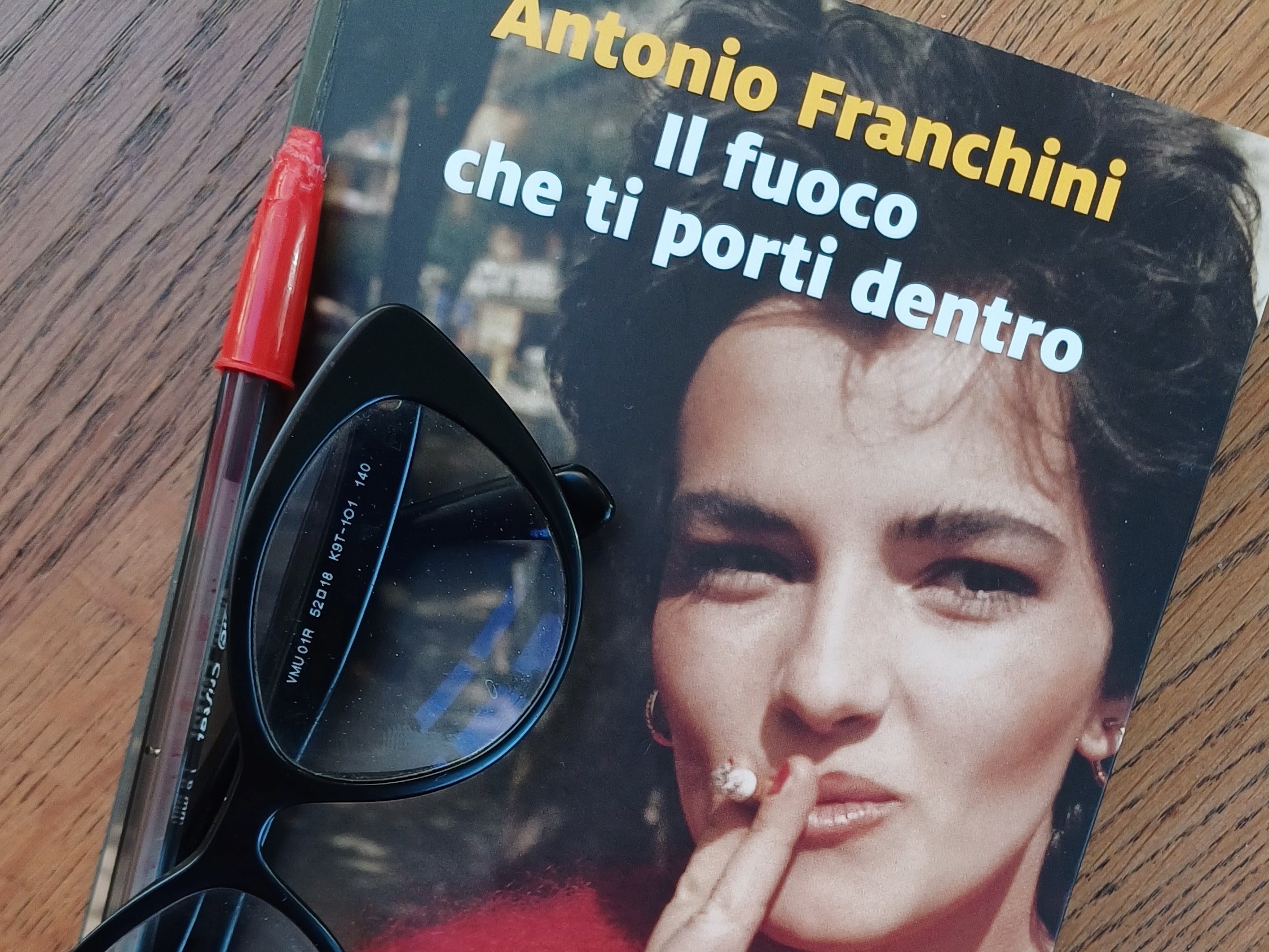 «Mia madre puzza». Su “Il fuoco che ti porti dentro” di Antonio Franchini – La letteratura e noi